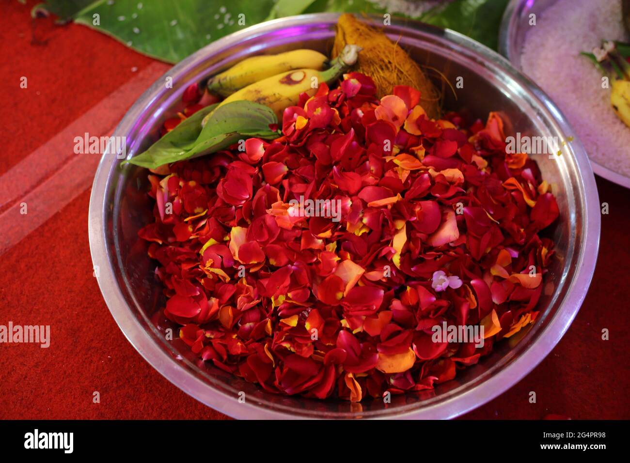 tamil traditional marriage photos Stock Photo - Alamy