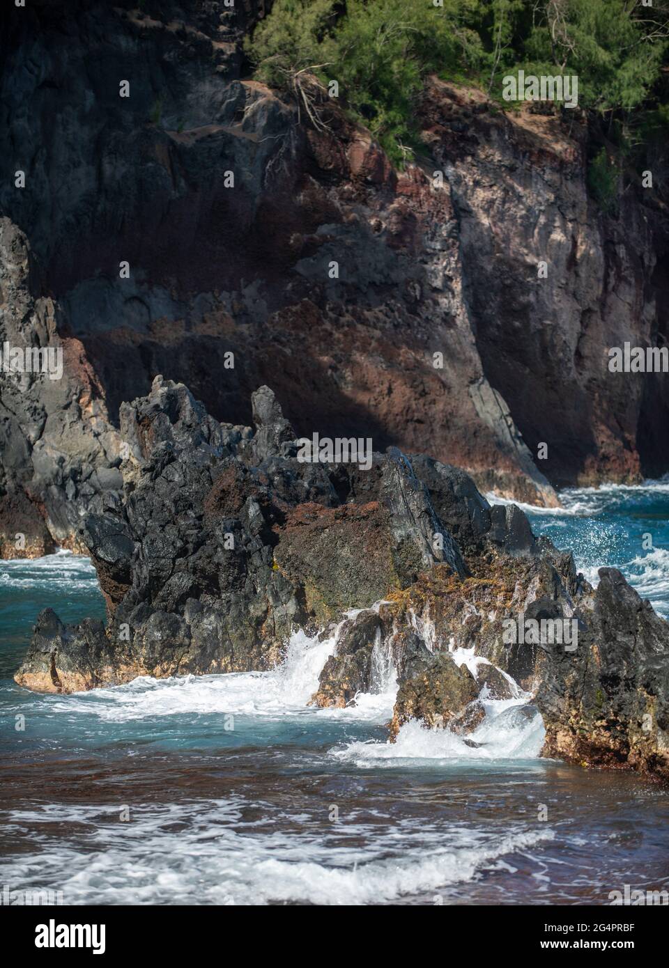 Sea Wave and rock, summer beach background Stock Photo - Alamy