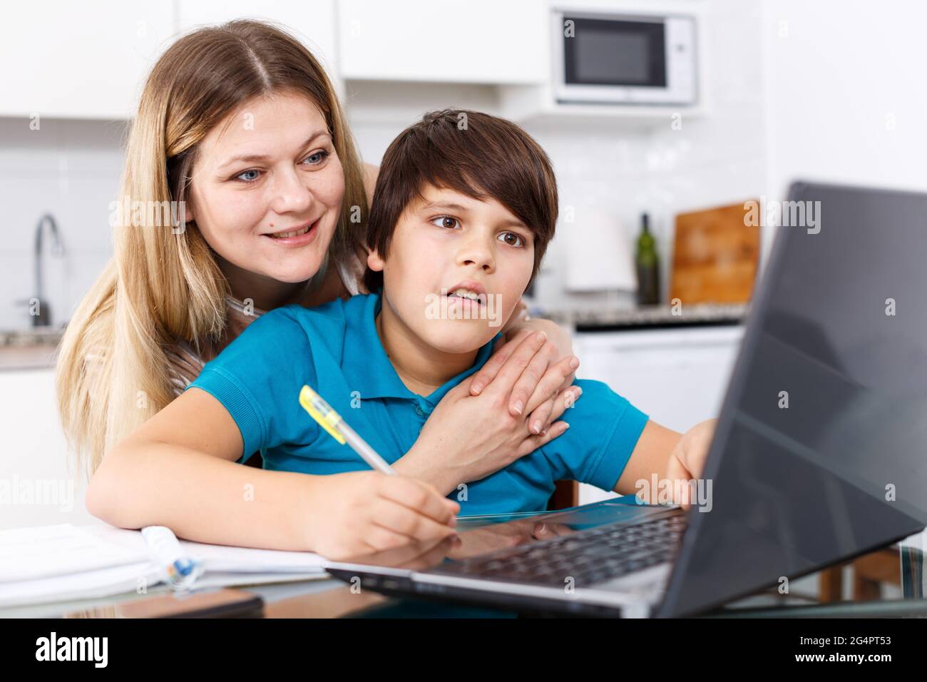 Portrait woman kid doing family hi-res stock photography and images - Alamy