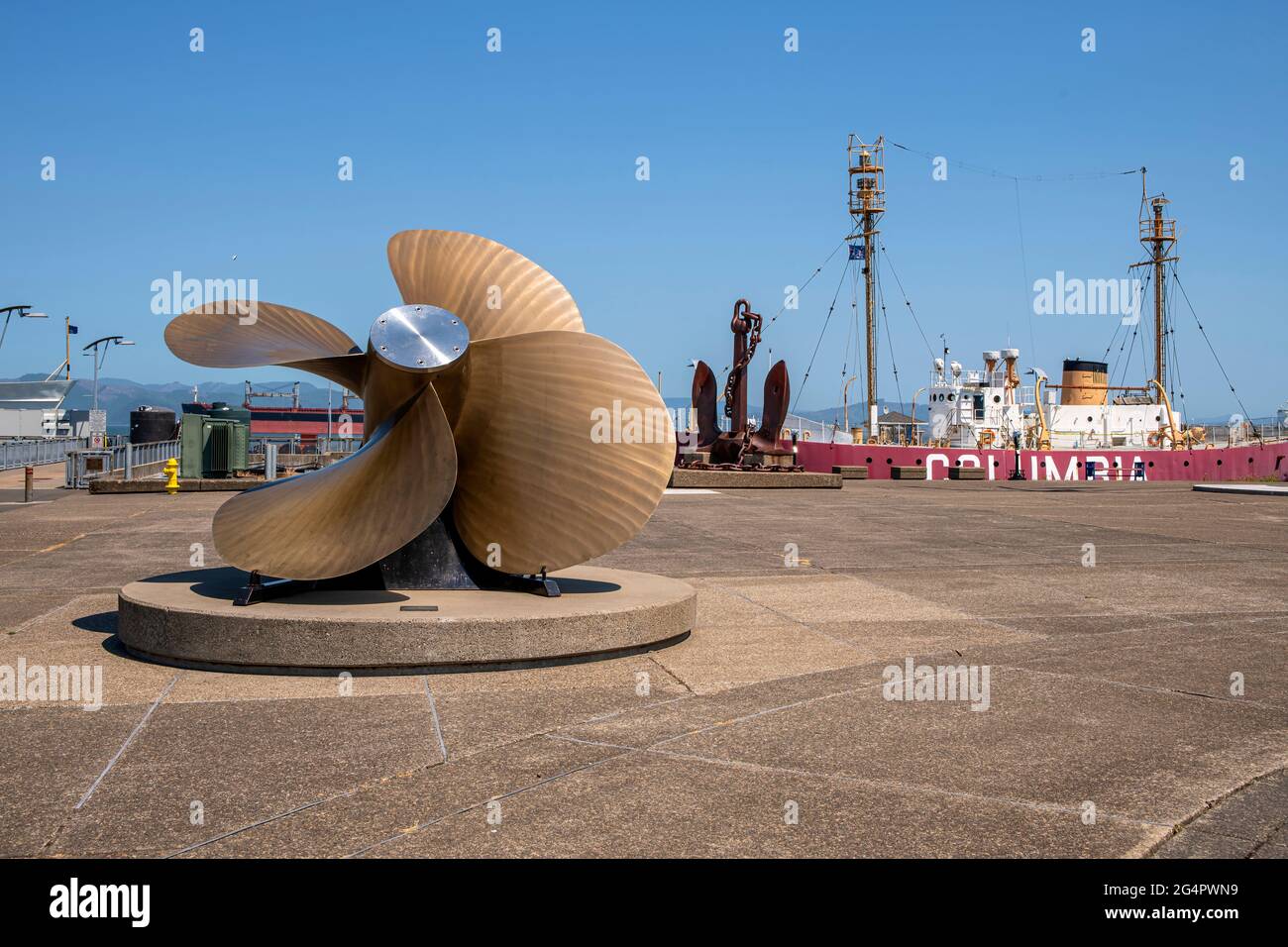 Astoria Oregon maritime museum and outdoor displays of maritime symbols ...