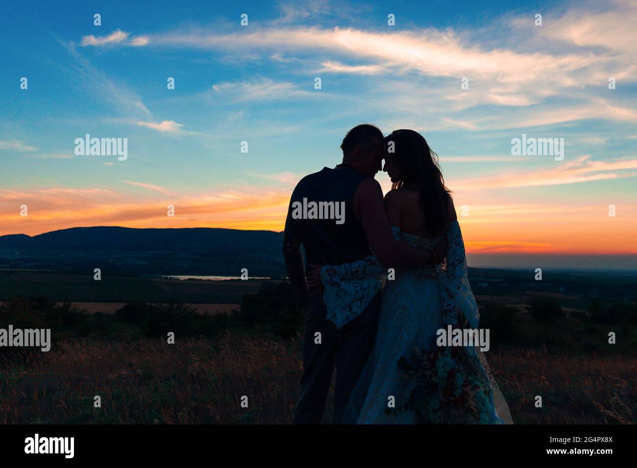 Person watching mountains hi-res stock photography and images - Alamy