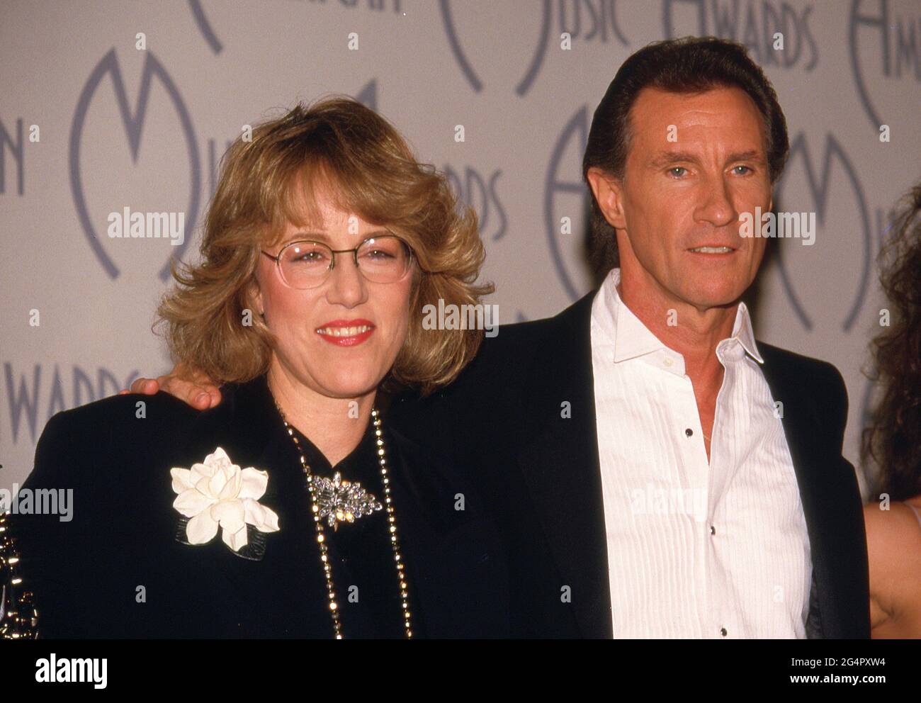 Jennifer Warnes and Bill Medley at the 1988 American Music Awards ...