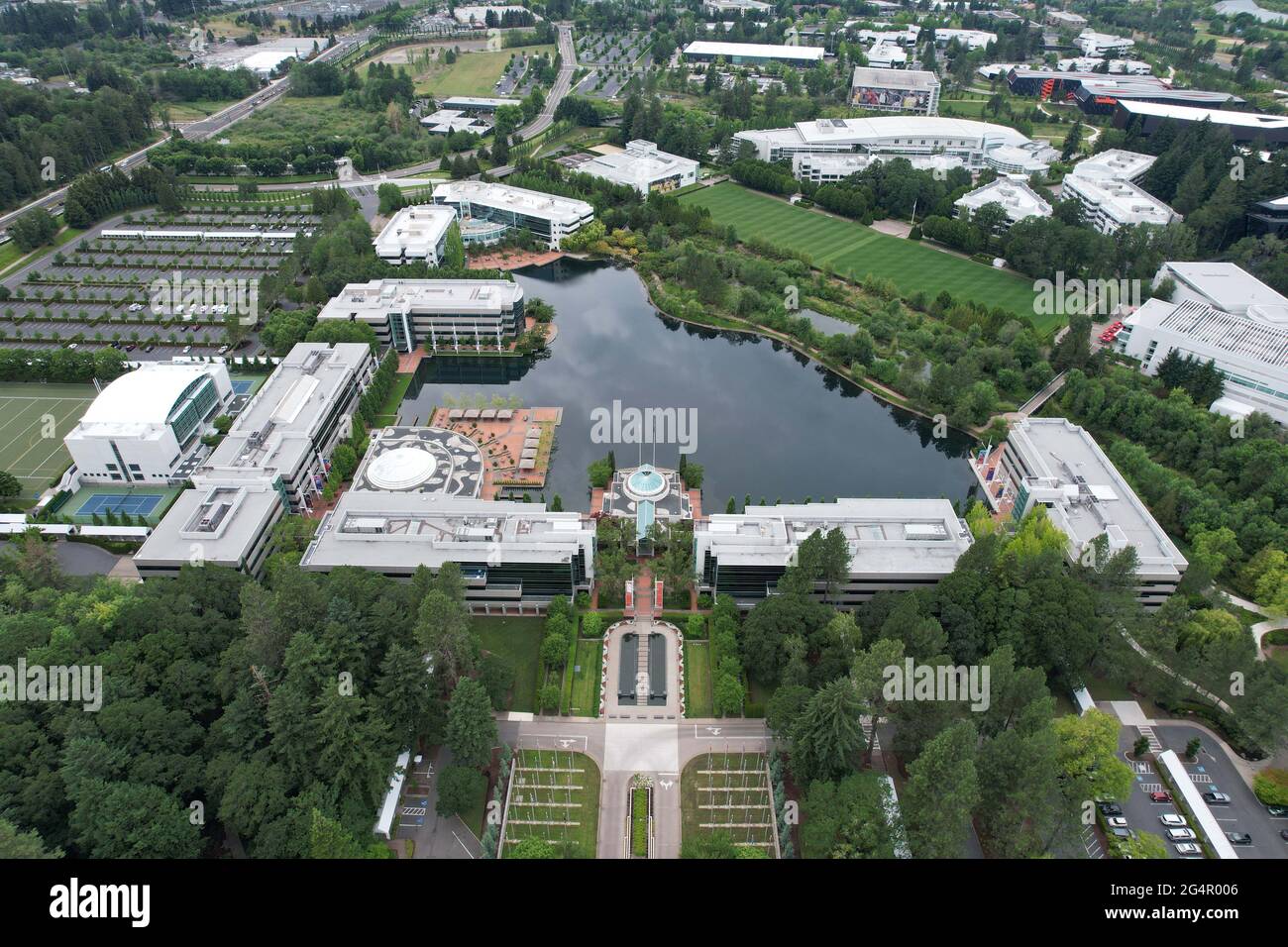 Nike world headquarters hi-res stock photography and images - Alamy
