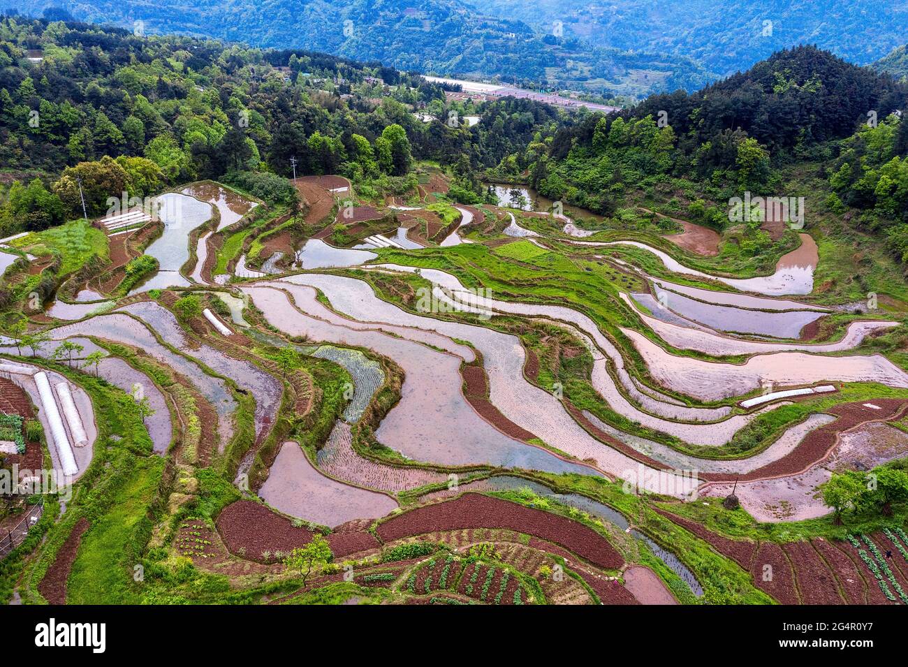 Pictures of the chinese countryside hi-res stock photography and images ...