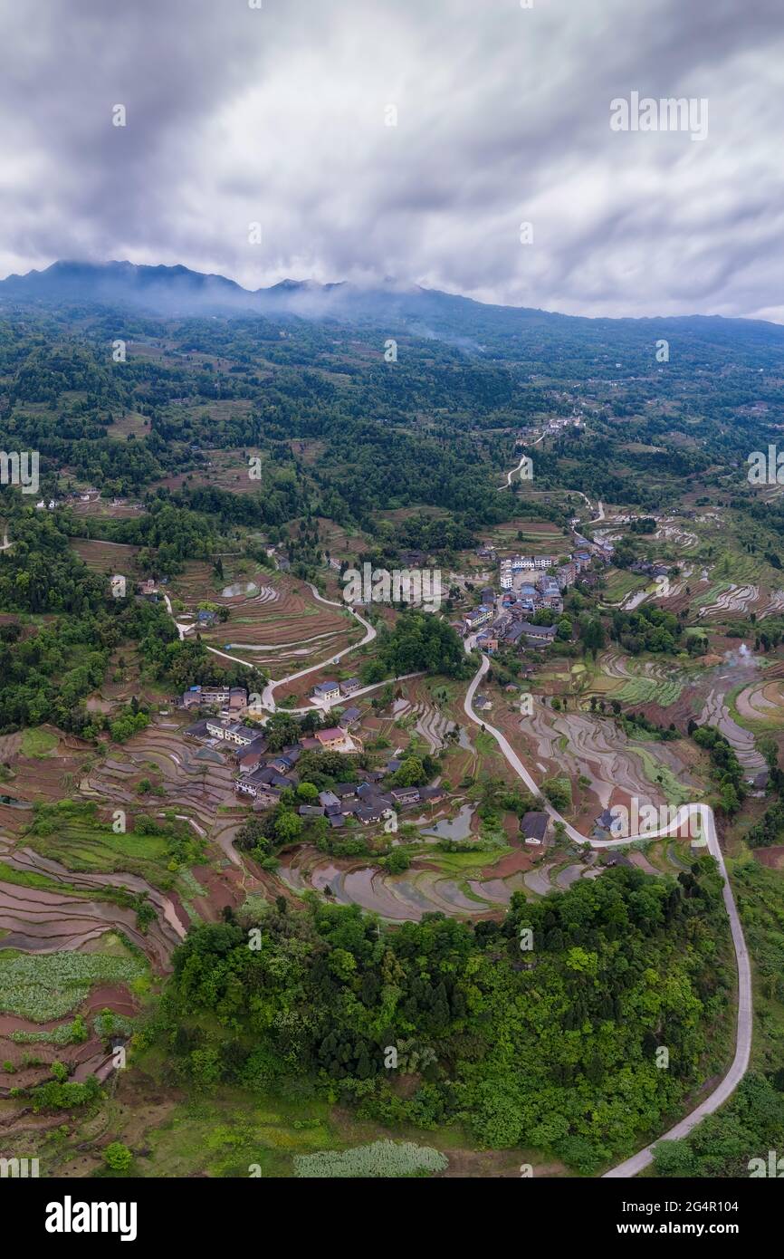 Pictures of the chinese countryside hi-res stock photography and images ...