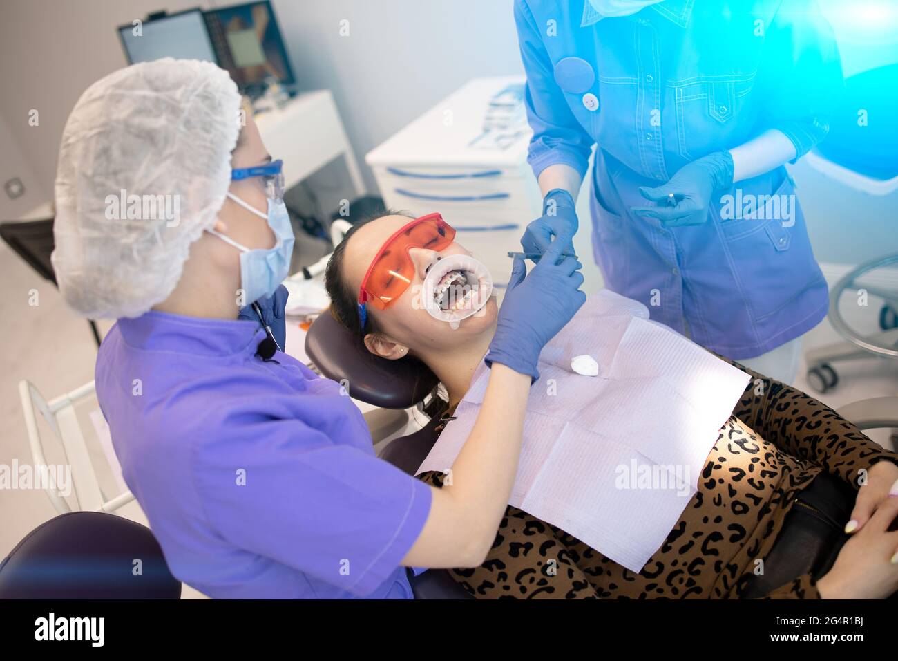 Installation of bracket system hi-res stock photography and images - Alamy
