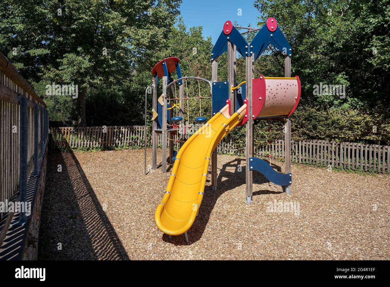 Childrens climbing frame hi-res stock photography and images - Alamy