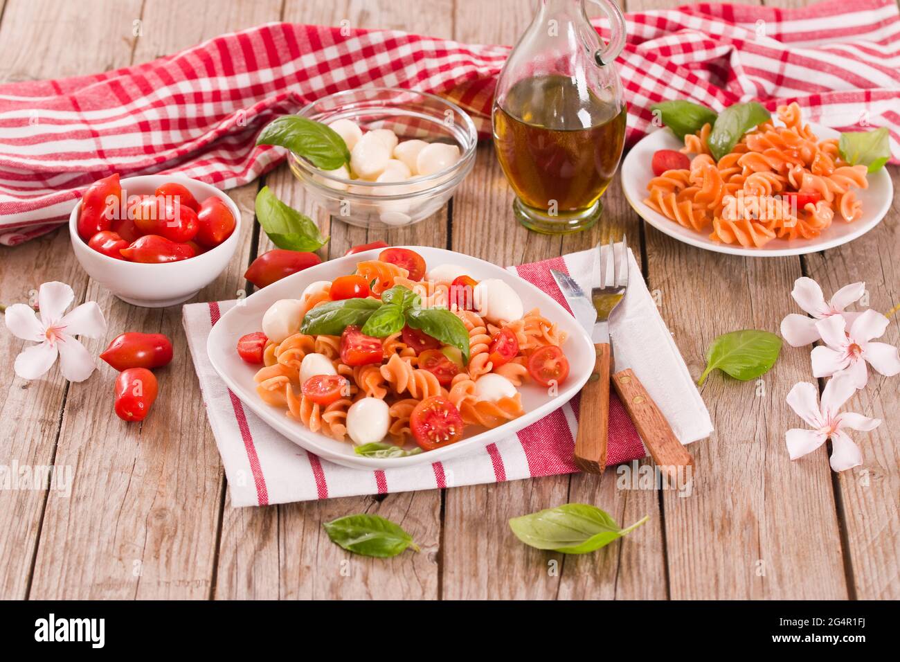Fusilli pasta veg cheese hi-res stock photography and images - Alamy
