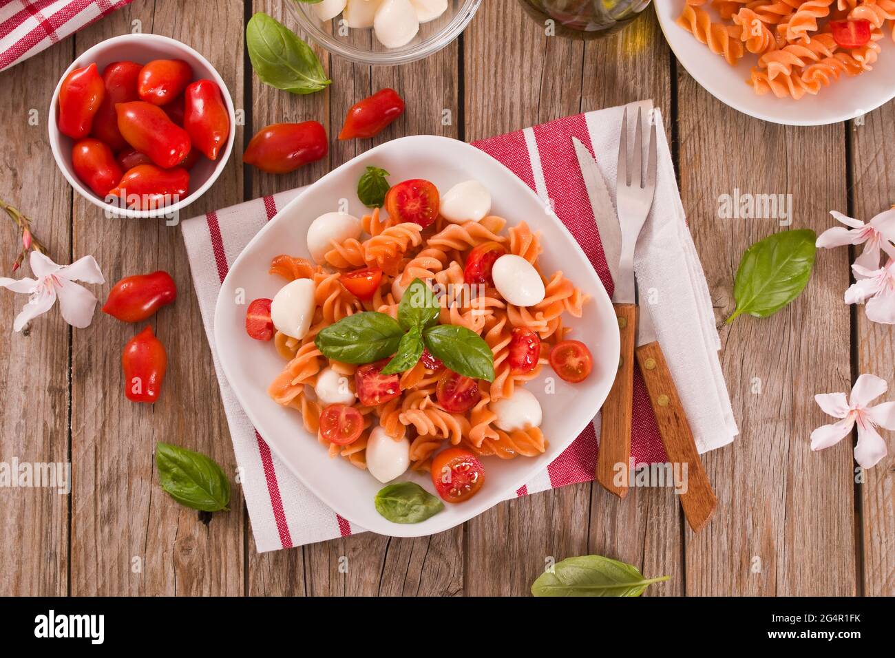 Fusilli pasta veg cheese hi-res stock photography and images - Alamy