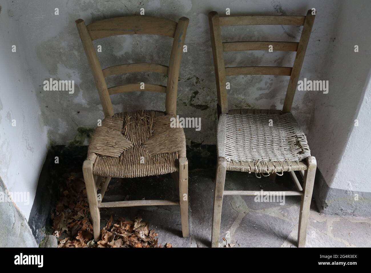 Old fashion chairs hi-res stock photography and images - Alamy