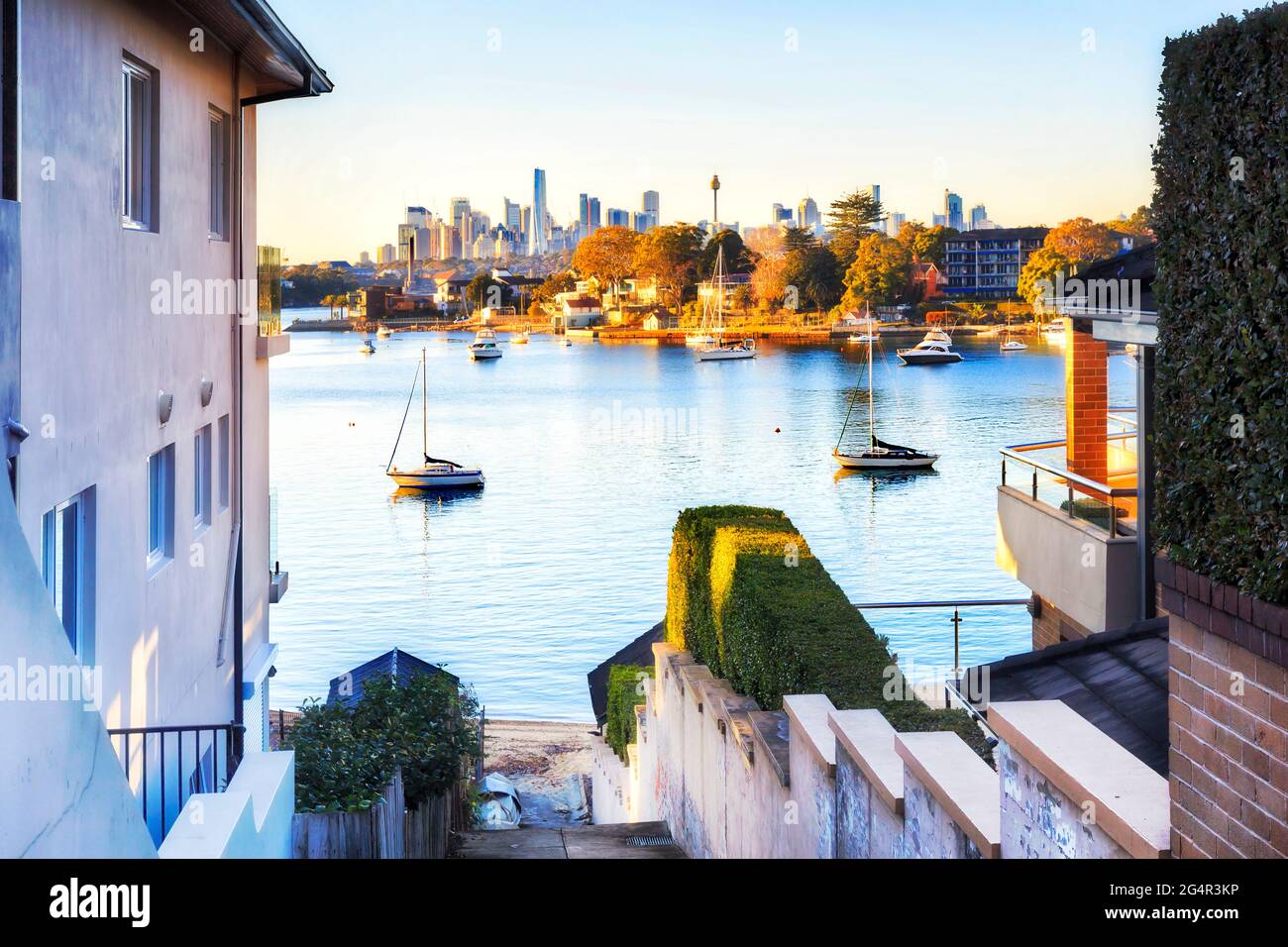 Sydney waterfront view houses hi-res stock photography and images - Alamy