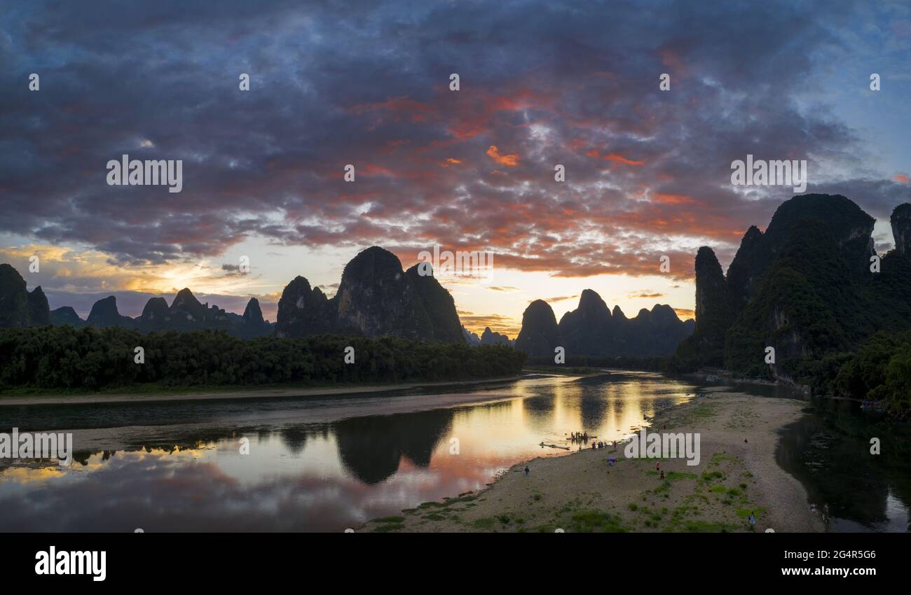 Li xing hi-res stock photography and images - Alamy