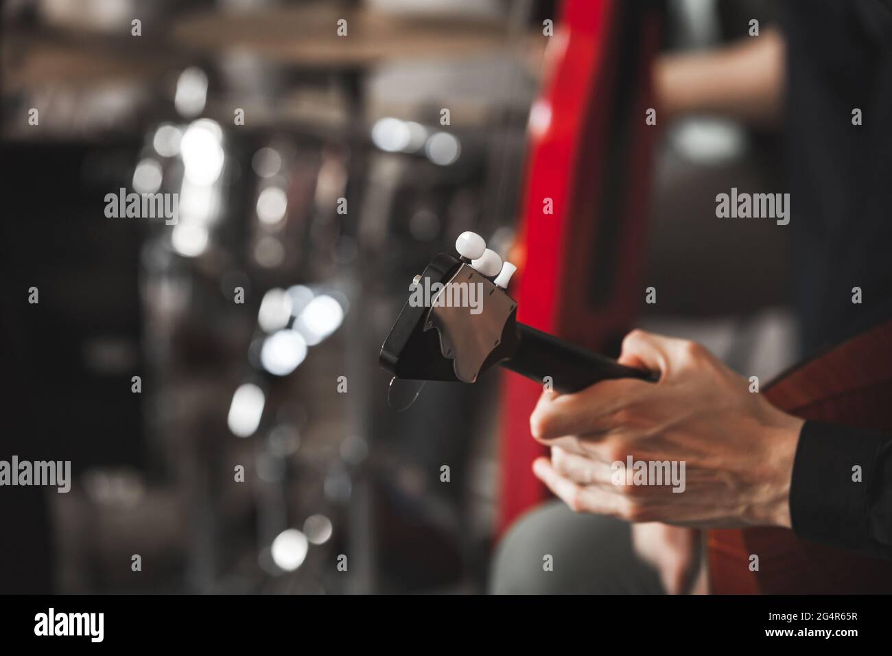Balalaika player hi-res stock photography and images - Alamy