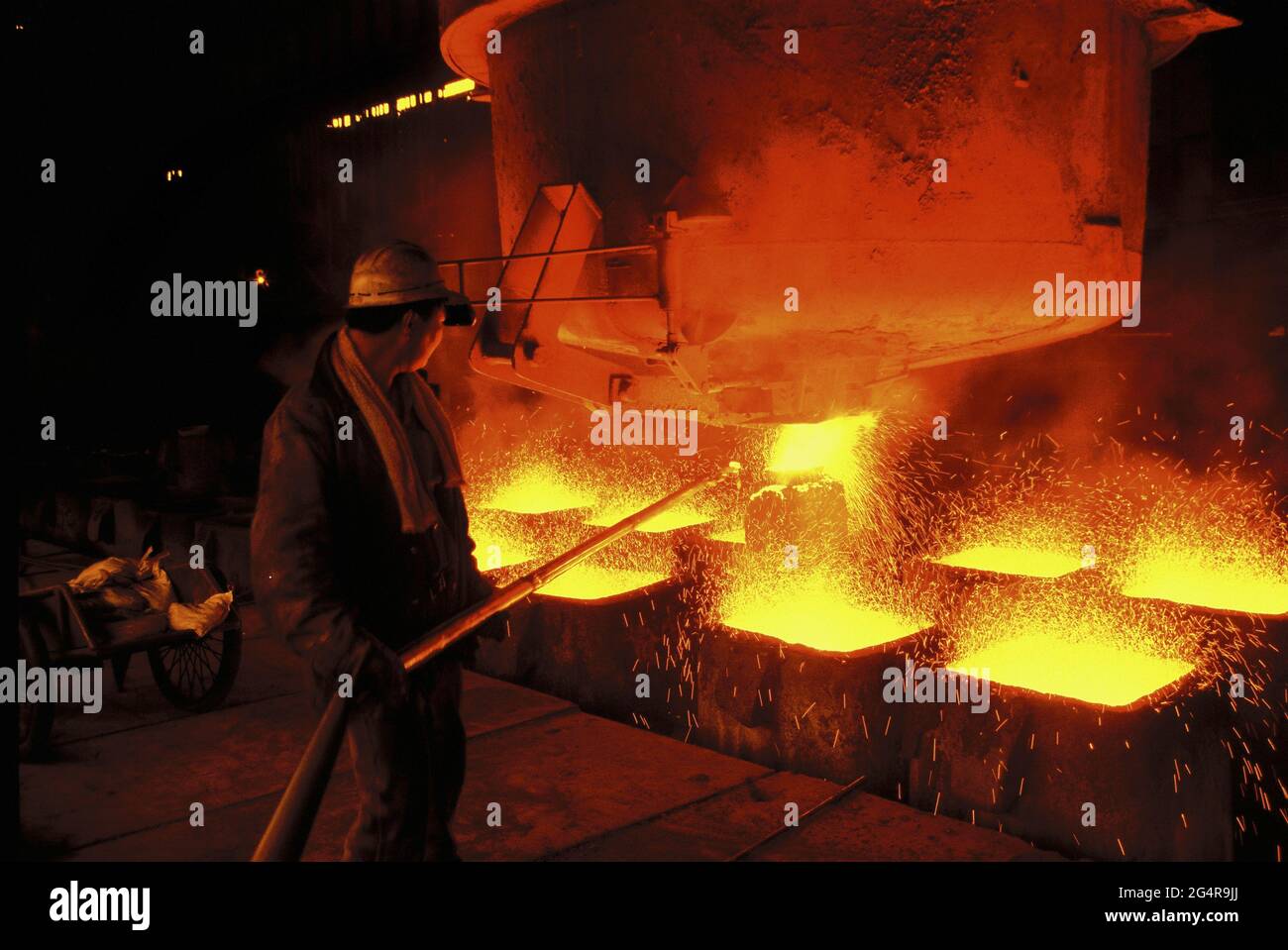 Black background steelworker hi-res stock photography and images - Alamy