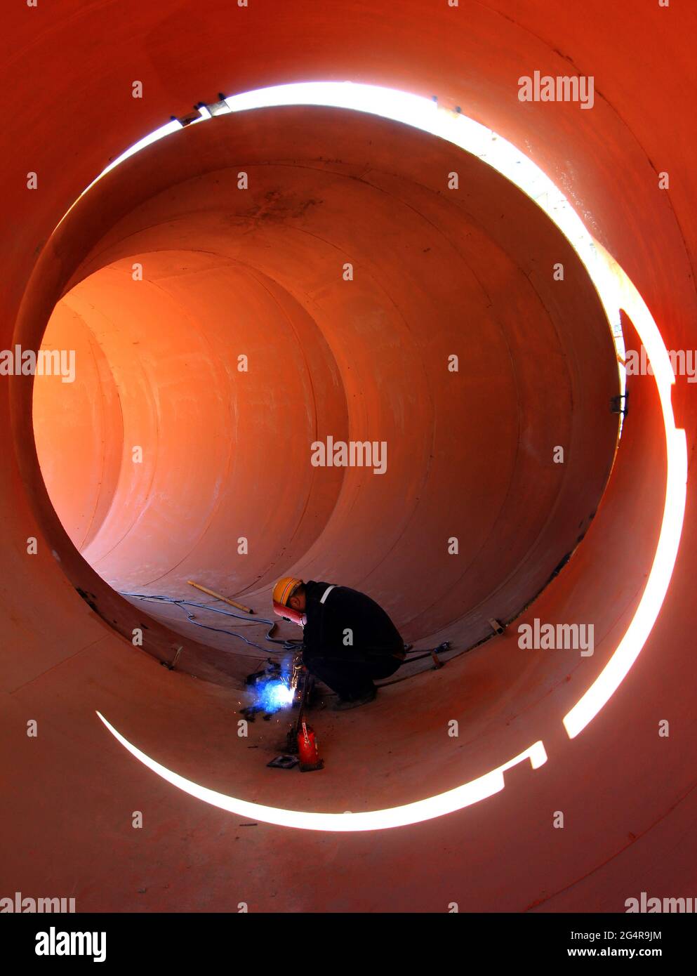 Welding dot hi-res stock photography and images - Alamy