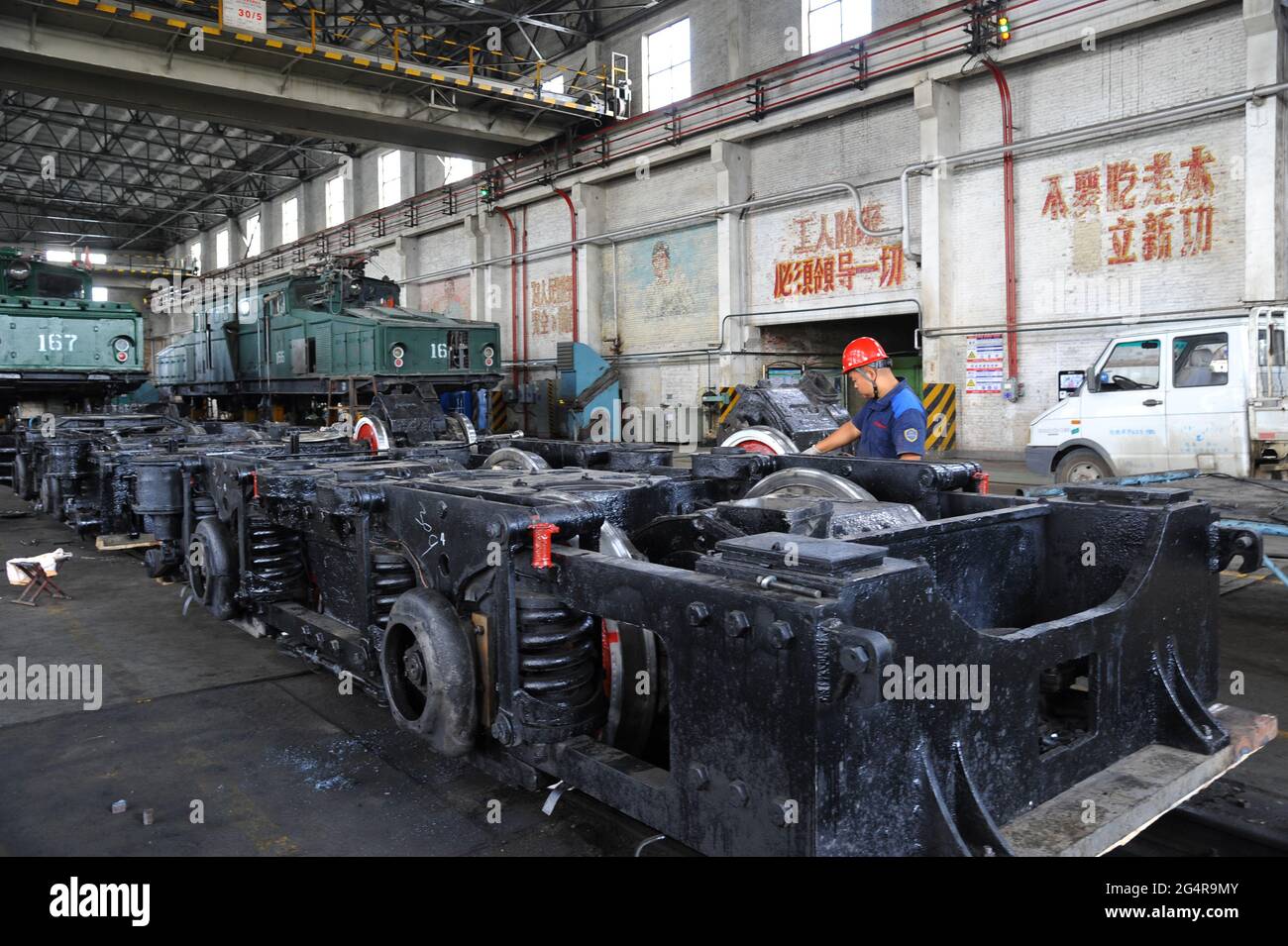Mine maintenance workshop hi-res stock photography and images - Alamy