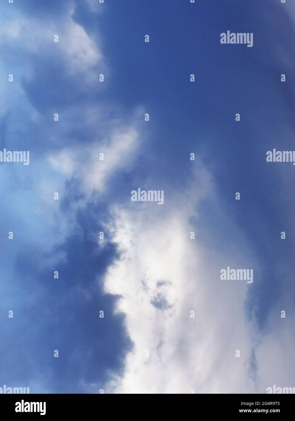 Dense fluffy clouds hi-res stock photography and images - Alamy