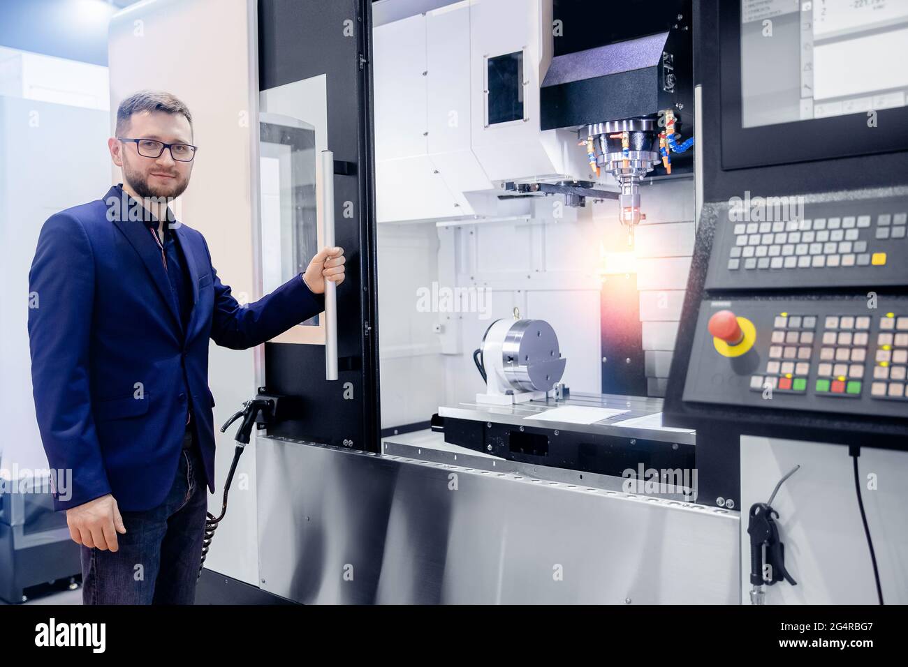 Worker entering data machine hi-res stock photography and images - Alamy