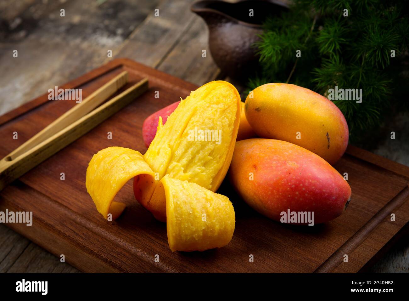Mango cross section hi-res stock photography and images - Alamy