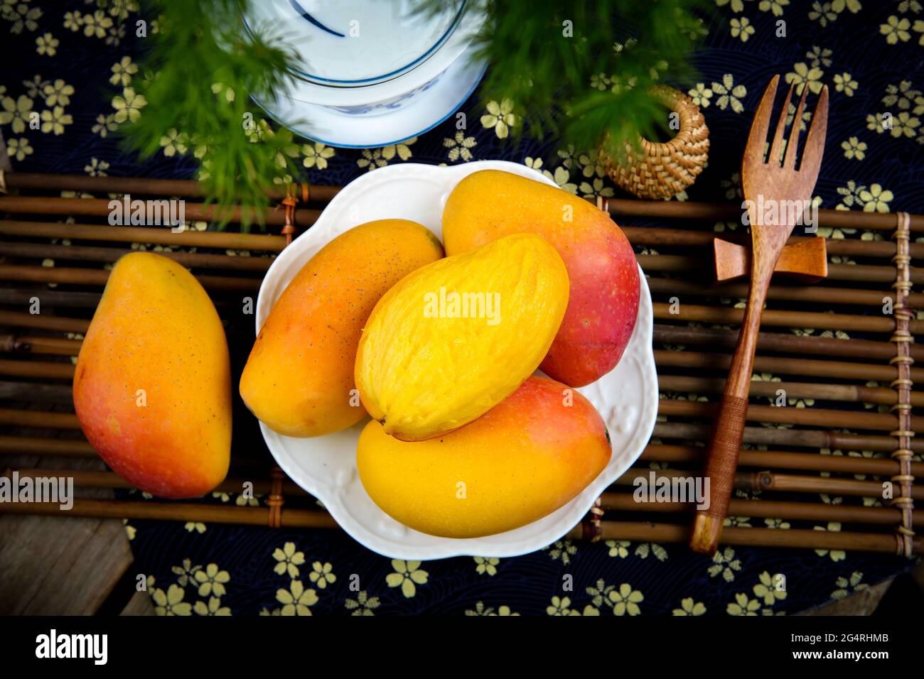 Mango cross section hi-res stock photography and images - Alamy