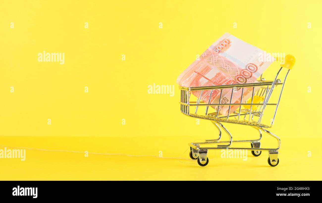 Shopping cart bill five thousand hi-res stock photography and images ...