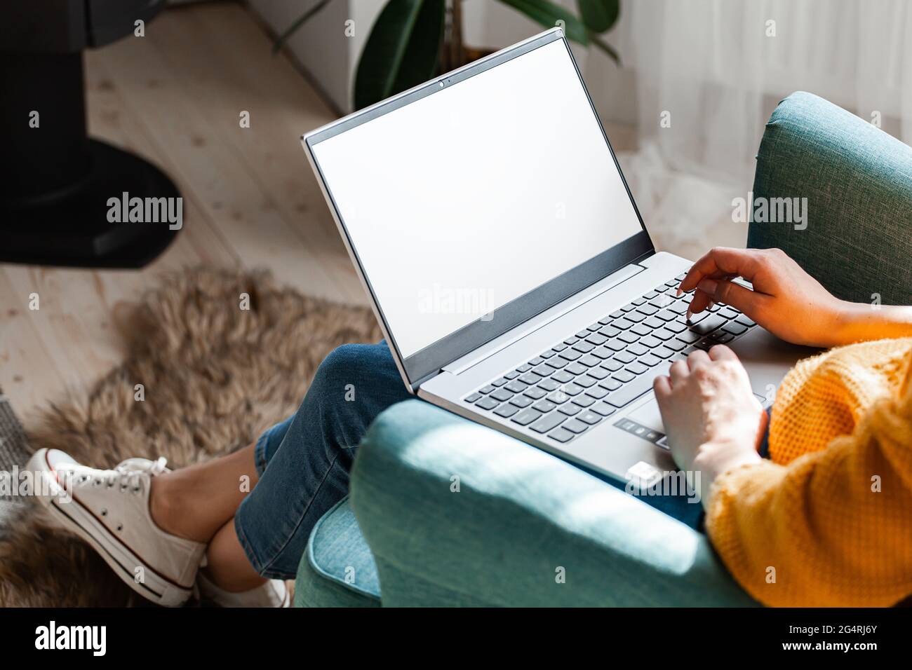 Blank screen caucasian young hi-res stock photography and images - Alamy