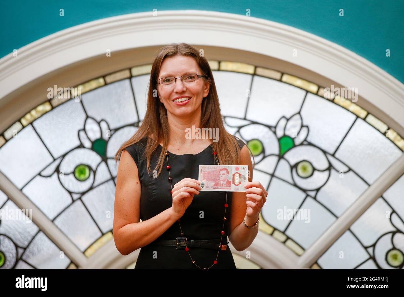 Sarah john chief cashier hi-res stock photography and images - Alamy