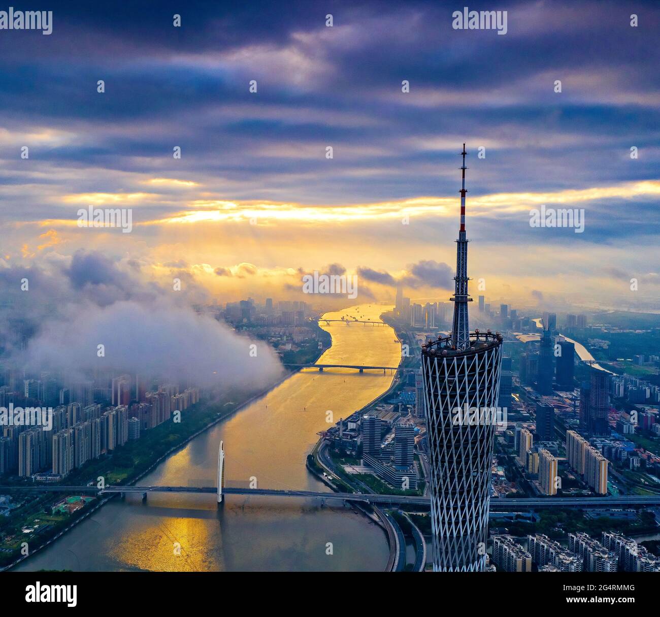 Sunset guangzhou river liede bridge hi-res stock photography and images ...