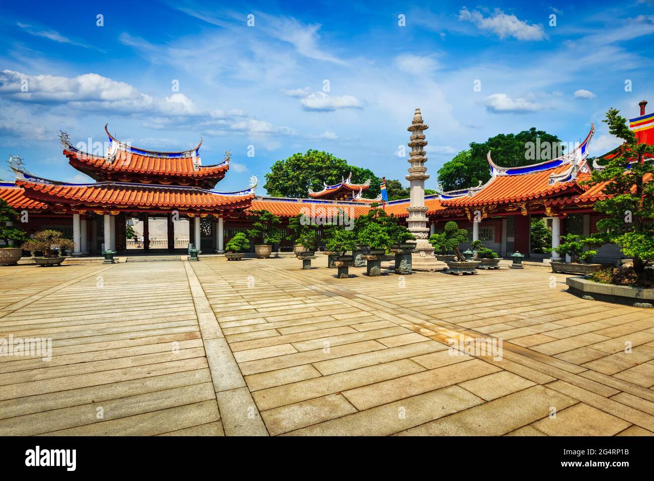 Lian Shan Shuang Lin Monastery Stock Photo - Alamy