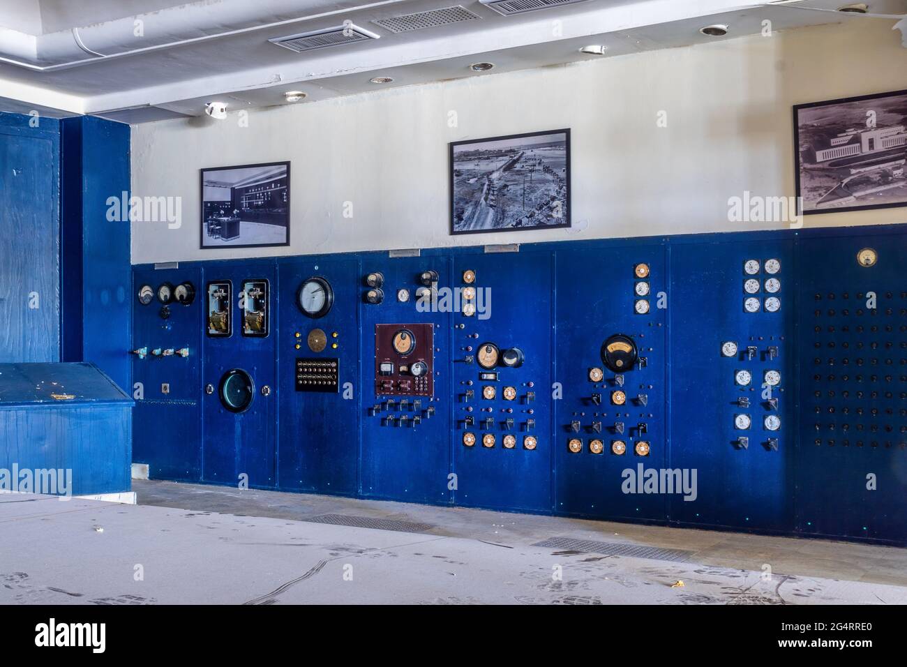Old control room hi-res stock photography and images - Alamy