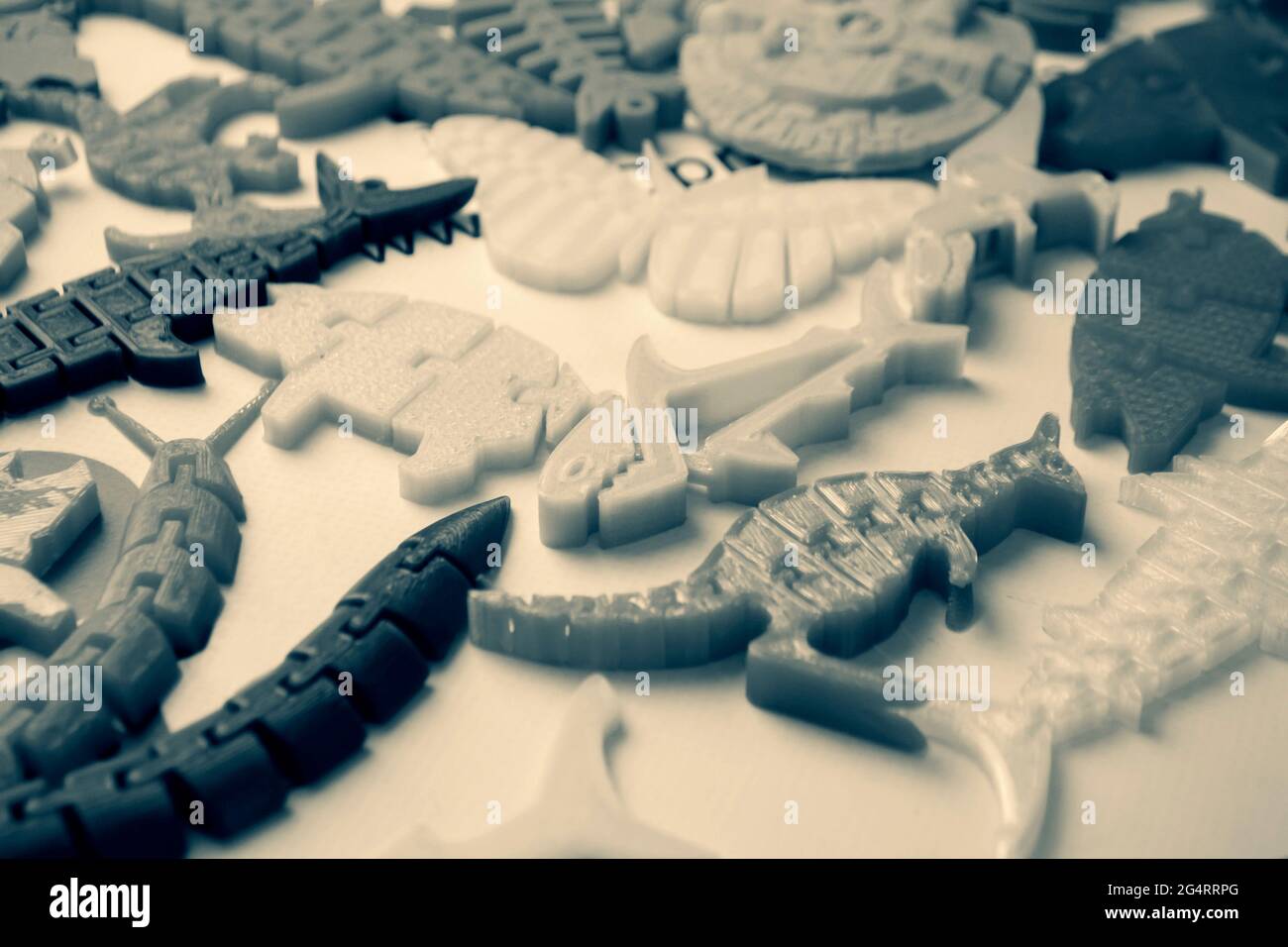 3d printer printing red objects hi-res stock photography and images - Alamy