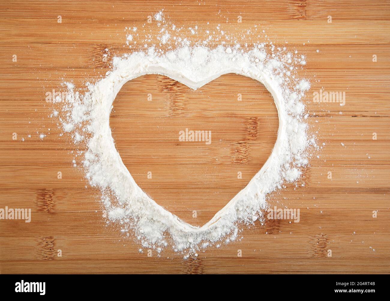 Flour heart hi-res stock photography and images - Alamy