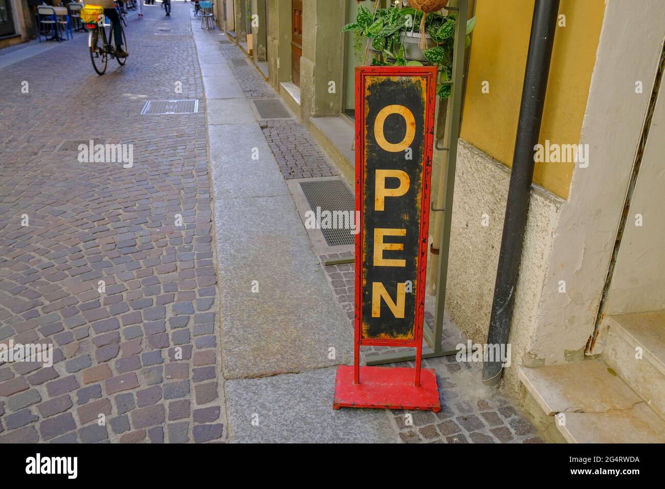 Restaurant sign on pavement hi-res stock photography and images - Alamy
