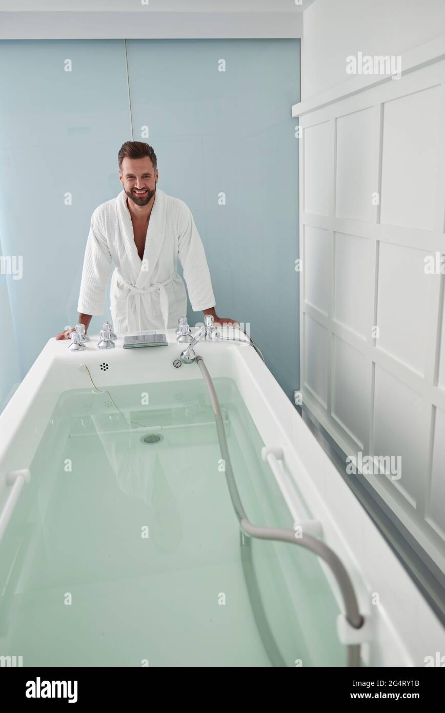 Full body massage hi-res stock photography and images - Alamy