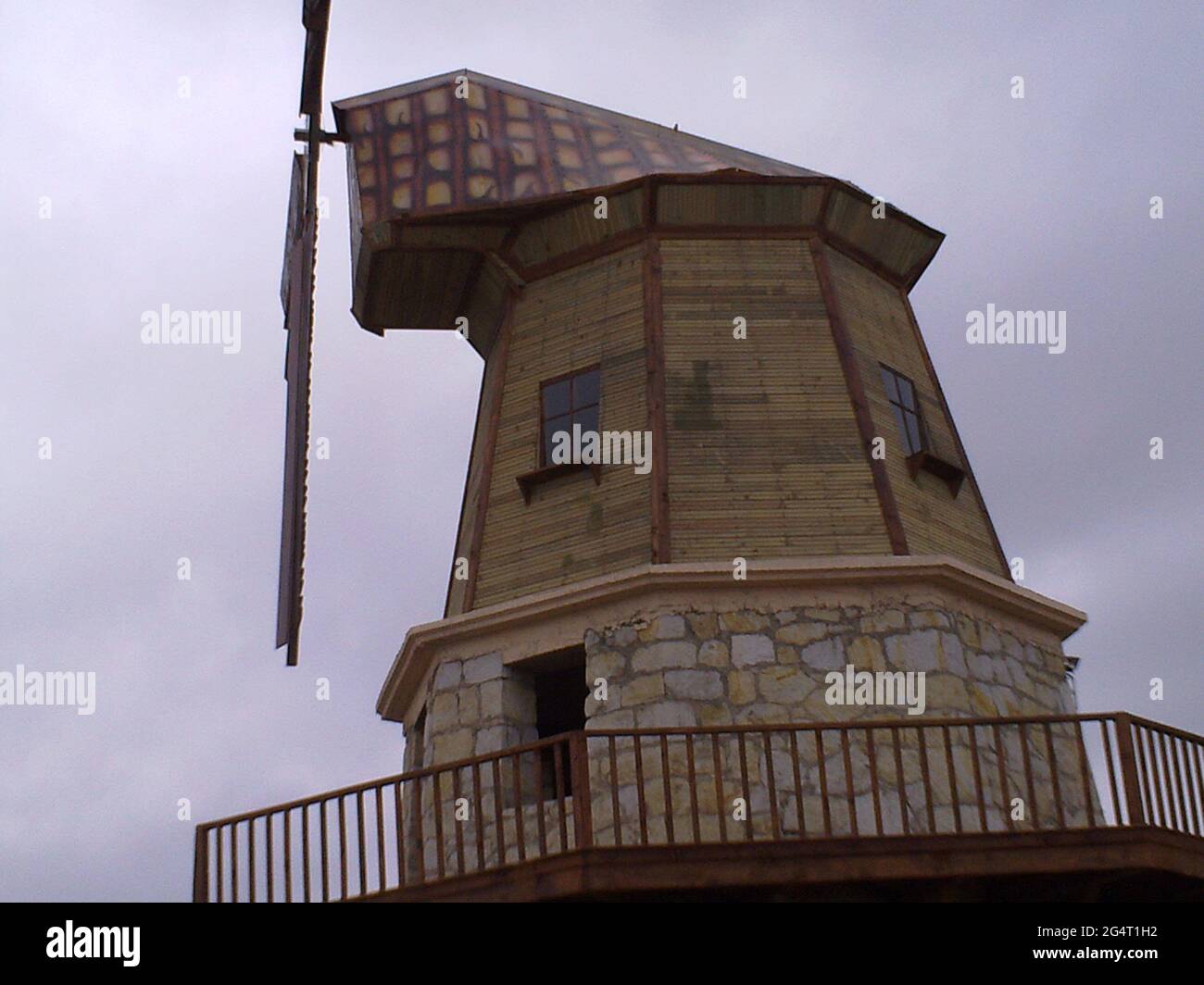 Side view windmill hi-res stock photography and images - Alamy