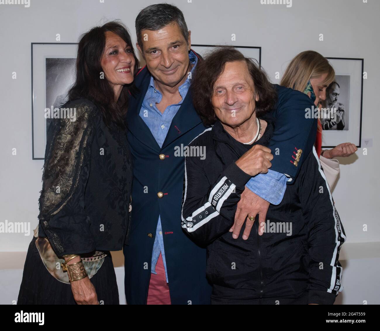 Yannick laurent acteur arcelin theophile peintre et dessinateur hi-res ...