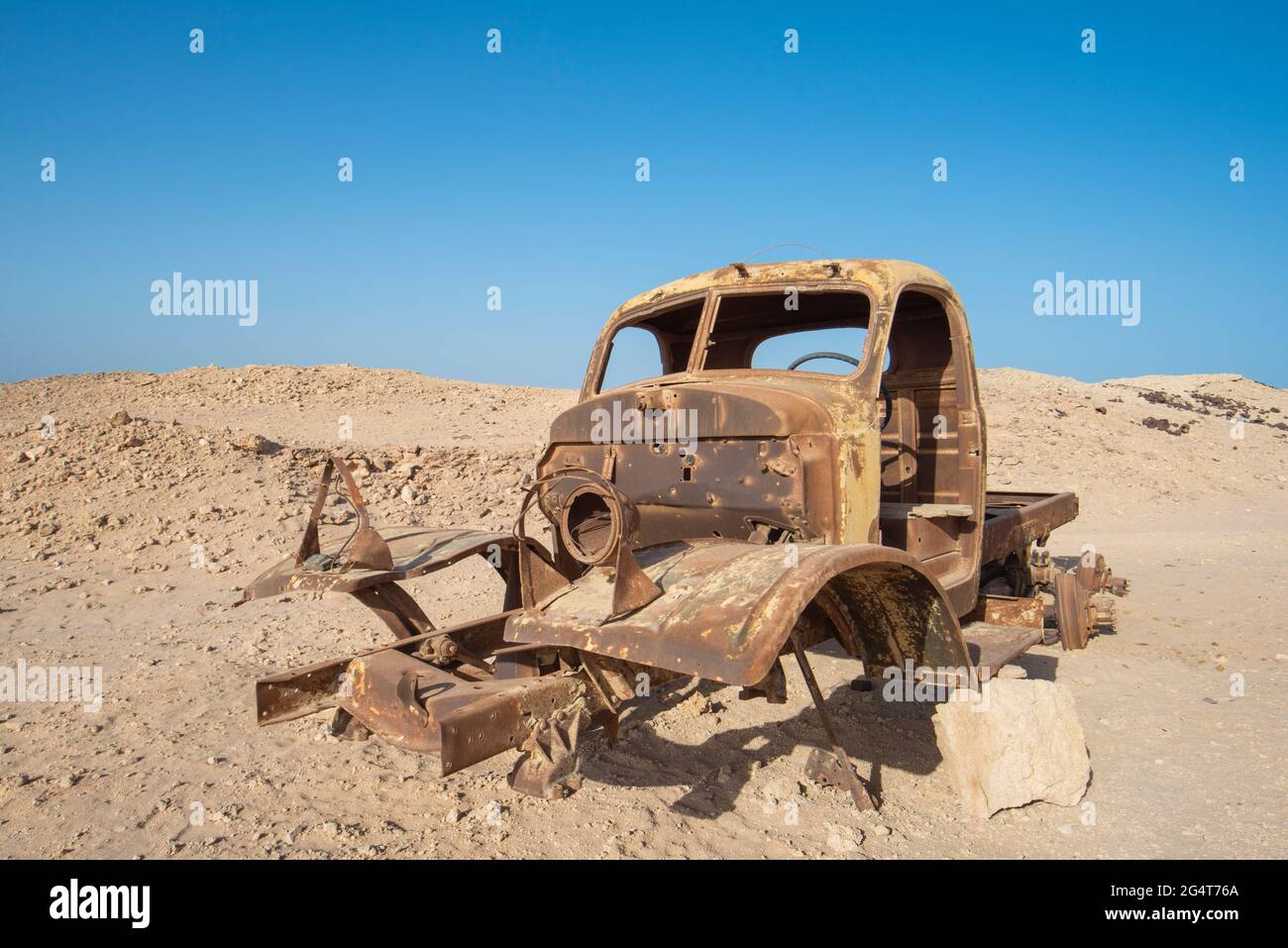 Abandoned old truck wreck hi-res stock photography and images - Alamy