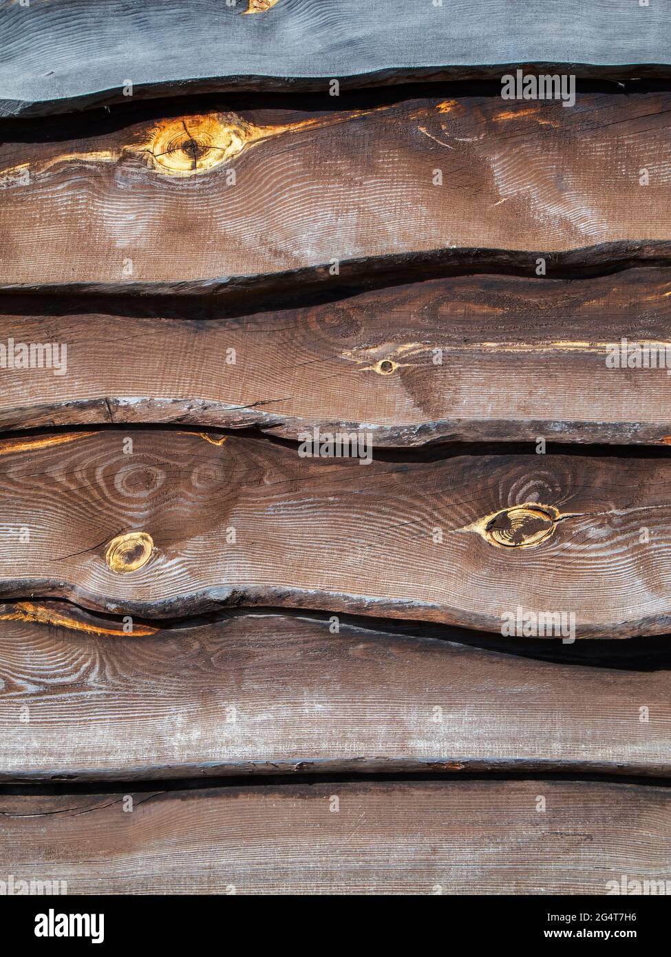 Format-filling vertical view of horizontally overlapping built-in and ...