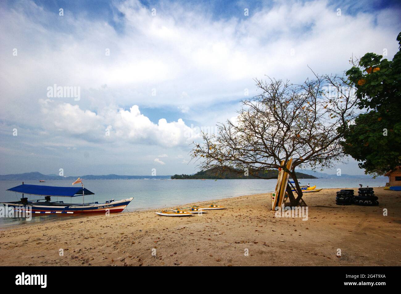 Pantai Mutun Beach, Lampung, Sumatera, Indonesia Stock Photo - Alamy