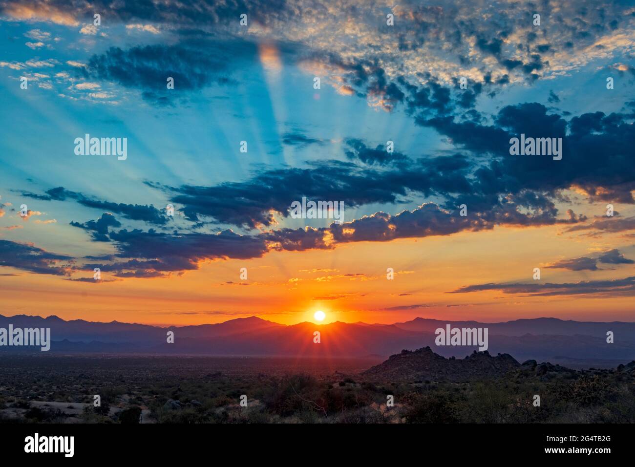 Rising Sun in The Arizona Desert Shoots Sunrays or sunbeams with ...
