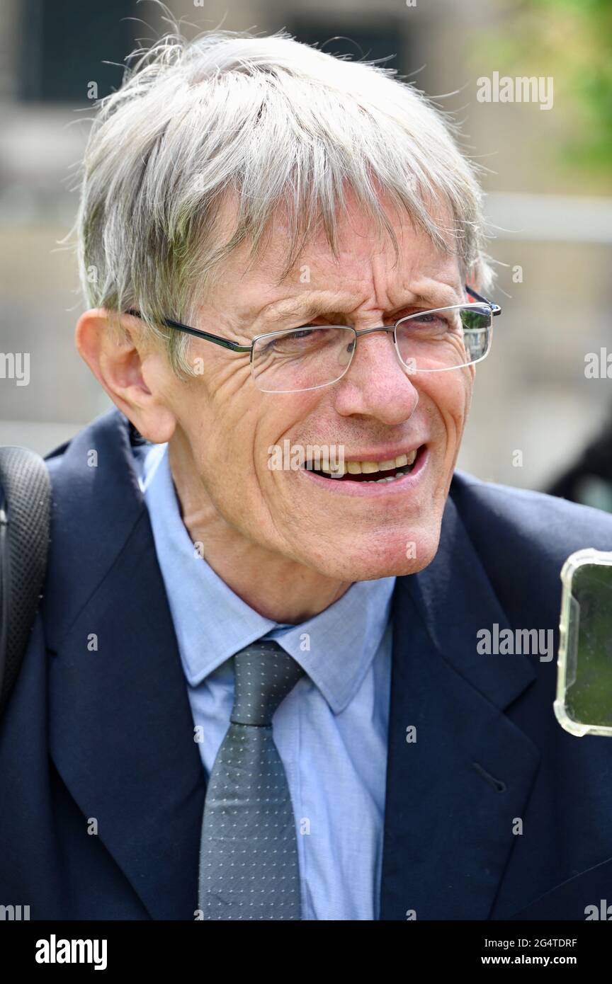 Simon calder hi-res stock photography and images - Alamy