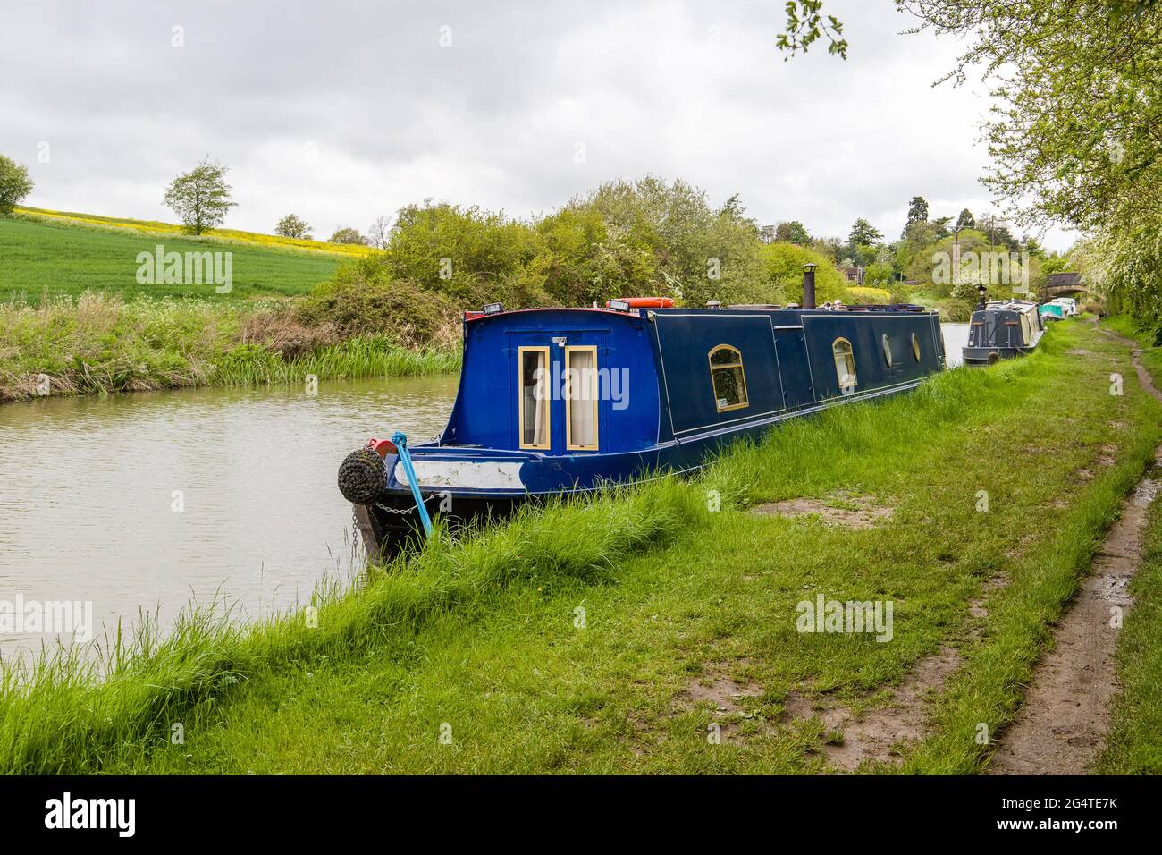 Residential narrow boat hi-res stock photography and images - Alamy