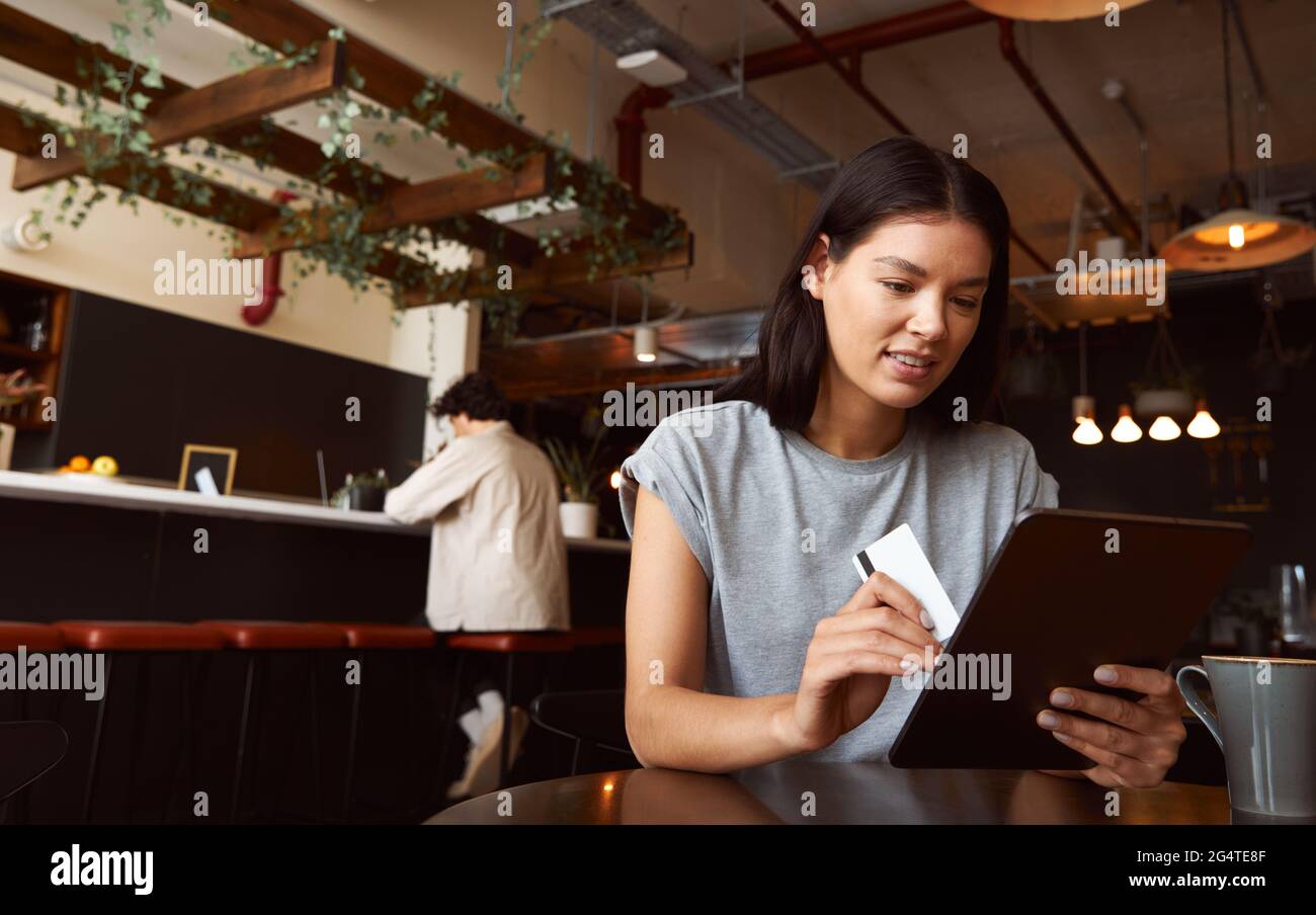 Transaction using hi-res stock photography and images - Alamy