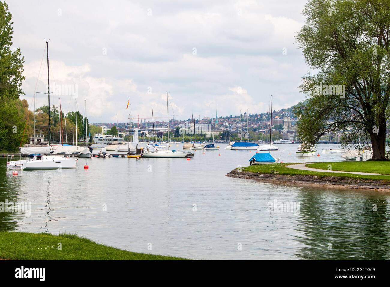 Zurich lake skyline hi-res stock photography and images - Alamy