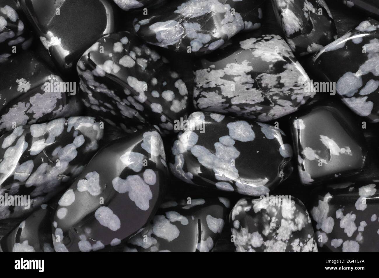 Snowflake jewel heap texture. Pile mineral pebbles background Stock ...