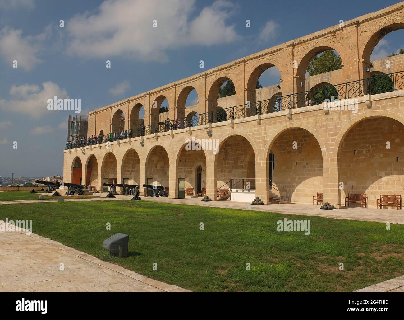 Sounding of the noon gun hi-res stock photography and images - Alamy