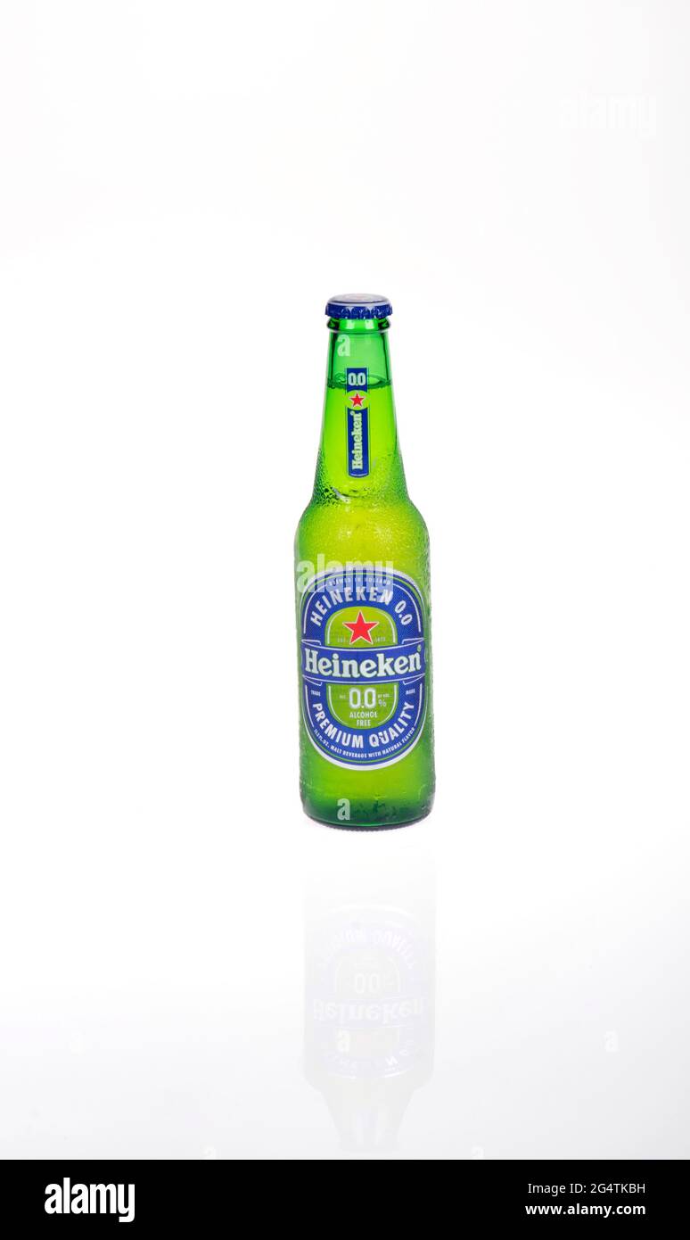 The heineken 0 0 bottle hi-res stock photography and images - Alamy
