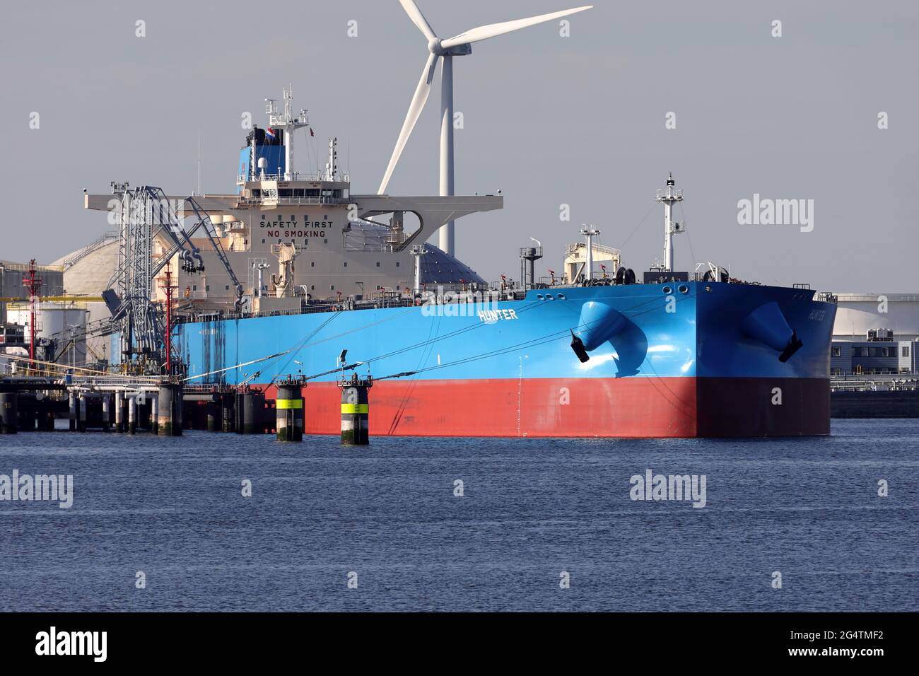 Oil terminal rotterdam hi-res stock photography and images - Alamy