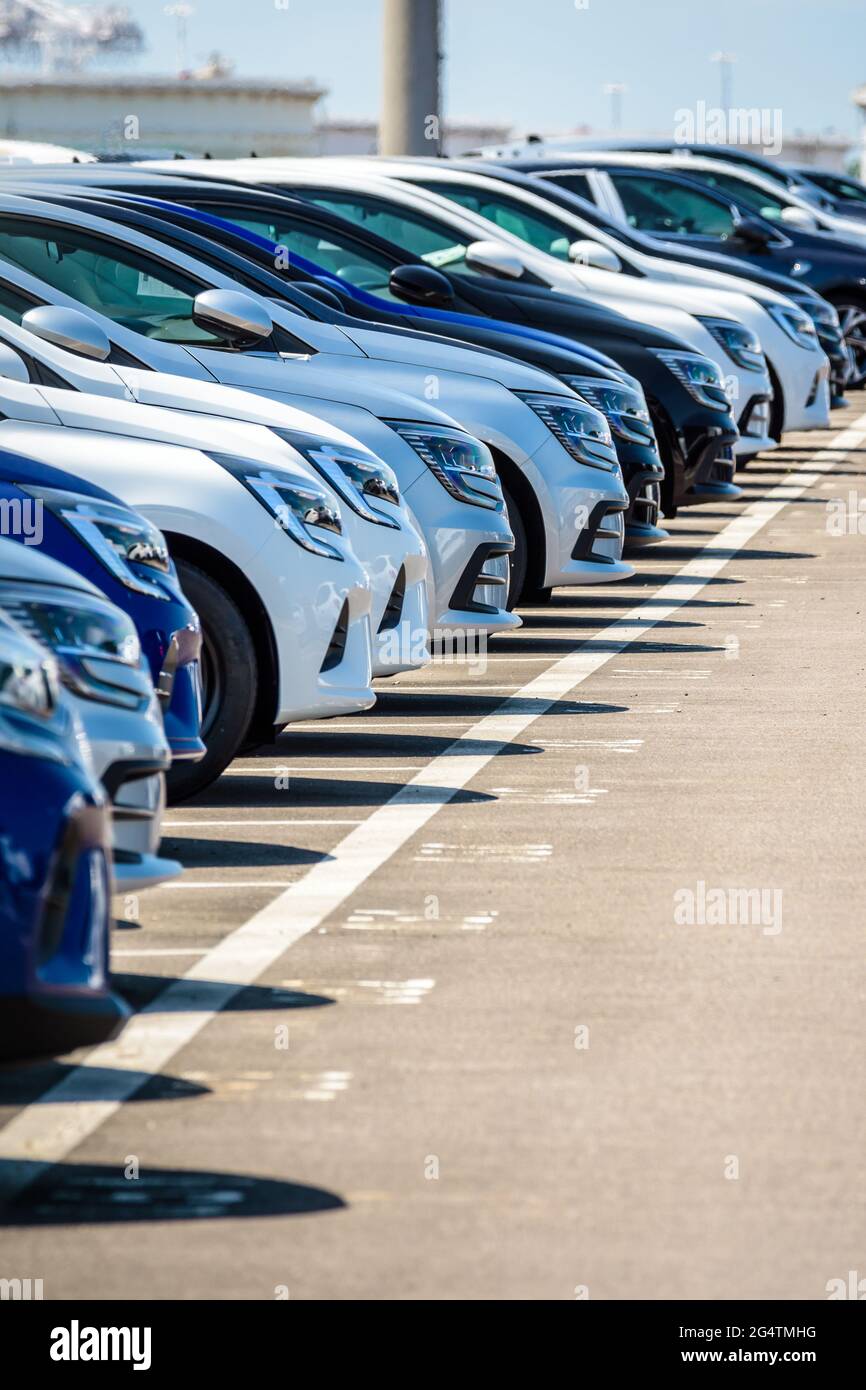 Lined parking lot hi-res stock photography and images - Alamy
