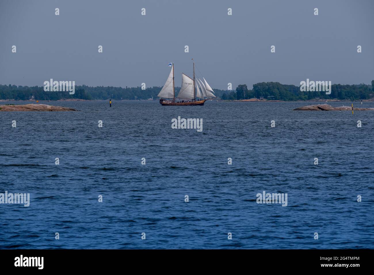 Two masted schooner sailing ship hi-res stock photography and images ...